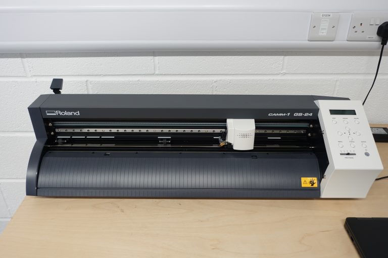 Vinyl Cutter – ROLAND GS24 – KWMC Factory